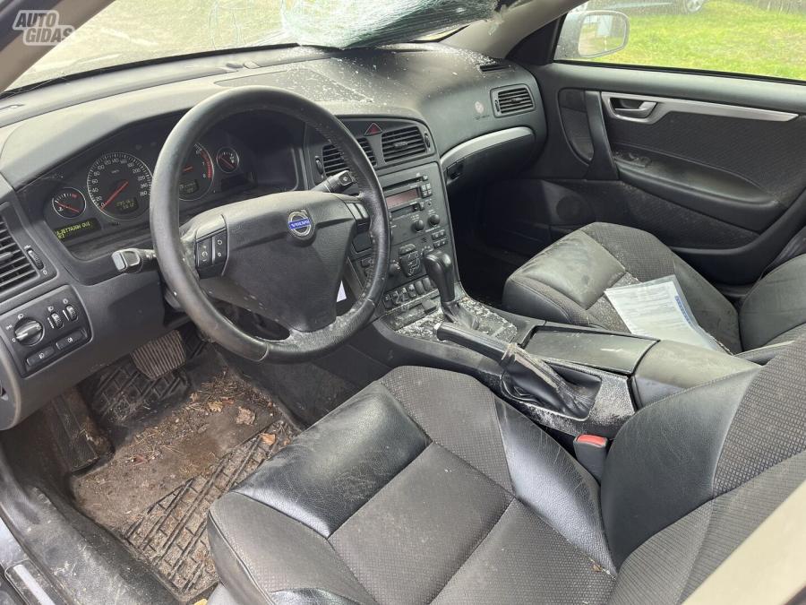 Volvo S60 2002 Ariogala, ar dzinēja tilpumu 2.50 L un nobraukumu 280 tūkst. km par 830 €, foto 6 vietnē AUTOMOTO.COM.LV