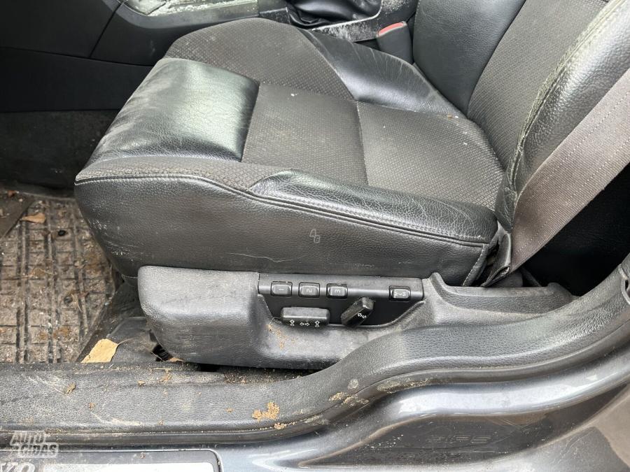Volvo S60 2002 Ariogala, ar dzinēja tilpumu 2.50 L un nobraukumu 280 tūkst. km par 830 €, foto 7 vietnē AUTOMOTO.COM.LV
