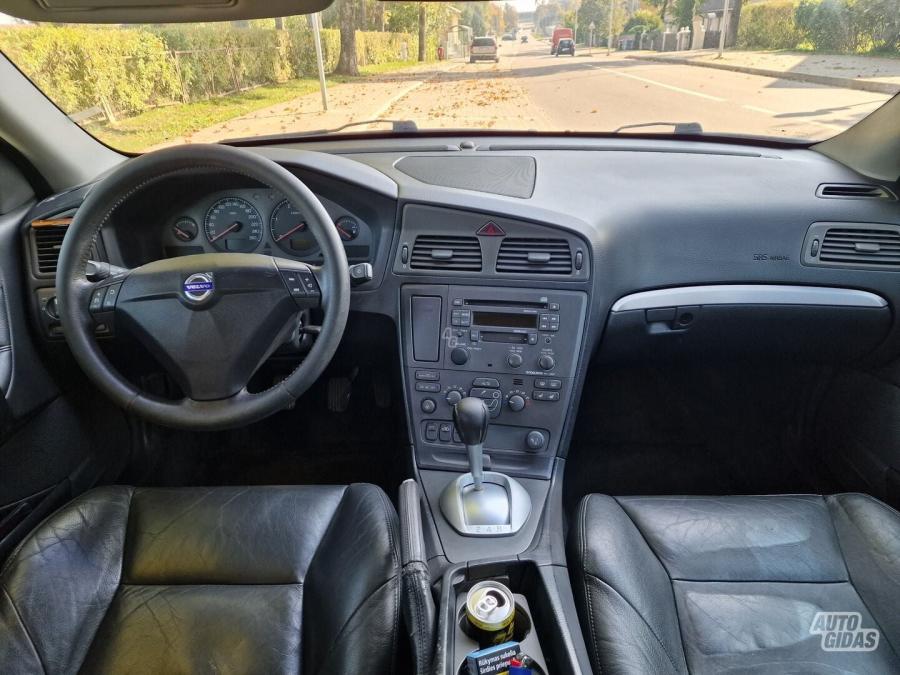 Volvo S60 2002 Ukmergė, ar dzinēja tilpumu 2.40 L un nobraukumu 339 tūkst. km par 1250 €, foto 9 vietnē AUTOMOTO.COM.LV