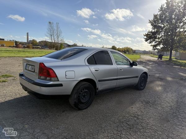 Volvo S60 2002 in Siauliai, with an engine capacity of 2.40 L and mileage of 404 thousand km for 650 €, photo 6 on AUTOMOTO.COM.LV