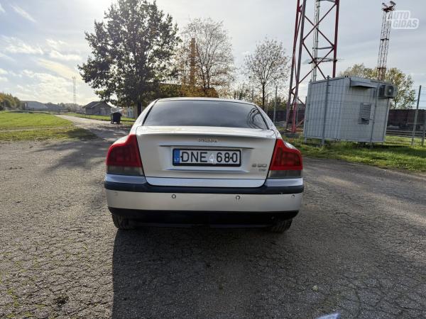 Volvo S60 2002 in Siauliai, with an engine capacity of 2.40 L and mileage of 404 thousand km for 650 €, photo 7 on AUTOMOTO.COM.LV