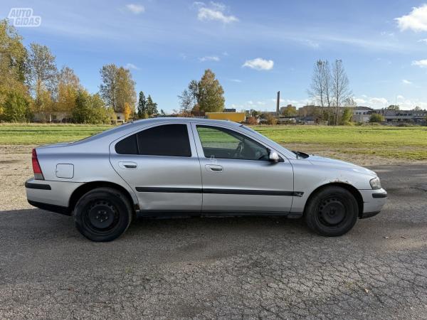 Volvo S60 2002 in Siauliai, with an engine capacity of 2.40 L and mileage of 404 thousand km for 650 €, photo 9 on AUTOMOTO.COM.LV