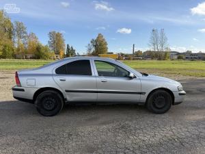 Volvo S60 2002 in Siauliai, with an engine capacity of 2.40 L and mileage of 404 thousand km for 650 €, photo 9 on AUTOMOTO.COM.LV