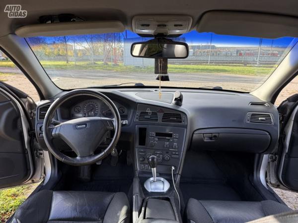 Volvo S60 2002 in Siauliai, with an engine capacity of 2.40 L and mileage of 404 thousand km for 650 €, photo 10 on AUTOMOTO.COM.LV