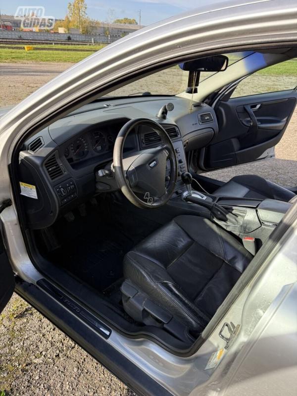 Volvo S60 2002 in Siauliai, with an engine capacity of 2.40 L and mileage of 404 thousand km for 650 €, photo 11 on AUTOMOTO.COM.LV