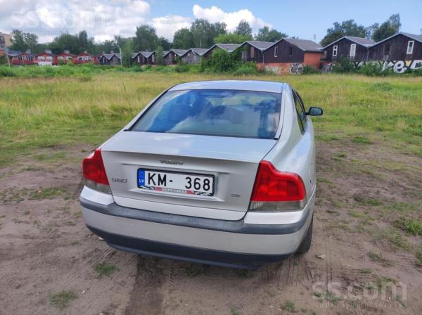 Volvo S60 2003 Rīga, ar dzinēja tilpumu 2.40 L un nobraukumu 257 tūkst. km par 1700 €, foto 4 vietnē AUTOMOTO.COM.LV