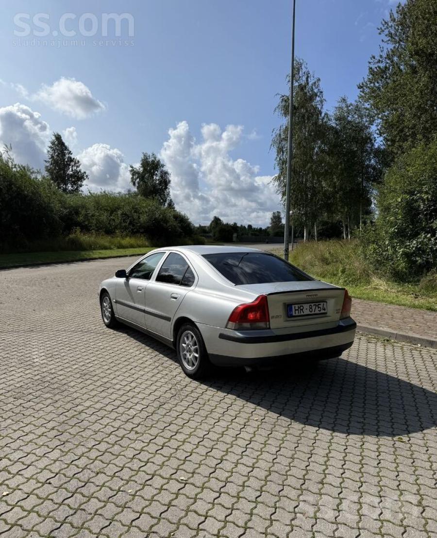 Volvo S60 2003 Ventspils, ar dzinēja tilpumu 2.40 L un nobraukumu 322 tūkst. km par 1350 €, foto 4 vietnē AUTOMOTO.COM.LV