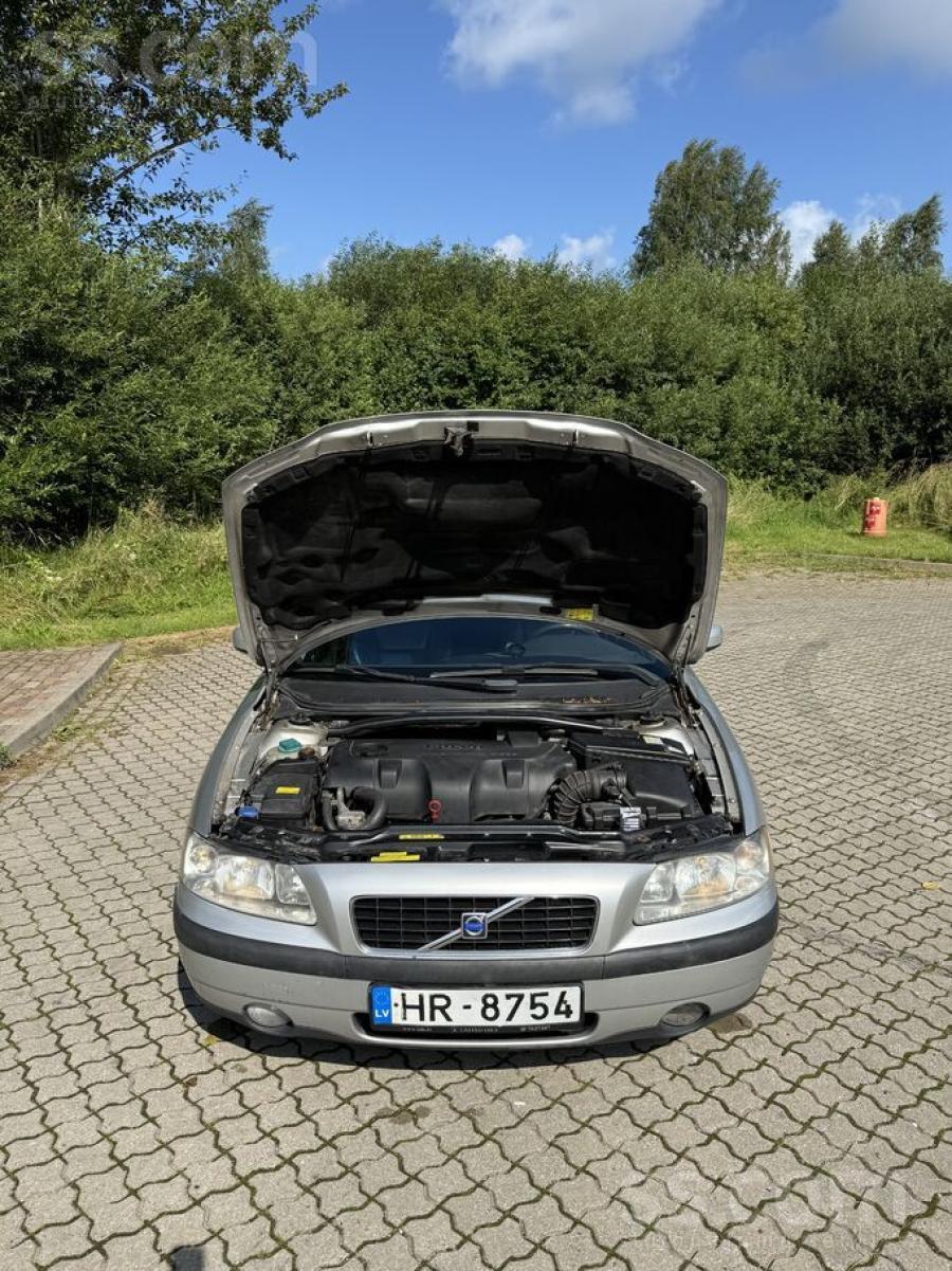 Volvo S60 2003 Ventspils, ar dzinēja tilpumu 2.40 L un nobraukumu 322 tūkst. km par 1350 €, foto 10 vietnē AUTOMOTO.COM.LV