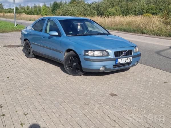 Volvo S60 2003 in Dobele, with an engine capacity of 2.40 L and mileage of 293 thousand km for 1400 €, photo 2 on AUTOMOTO.COM.LV
