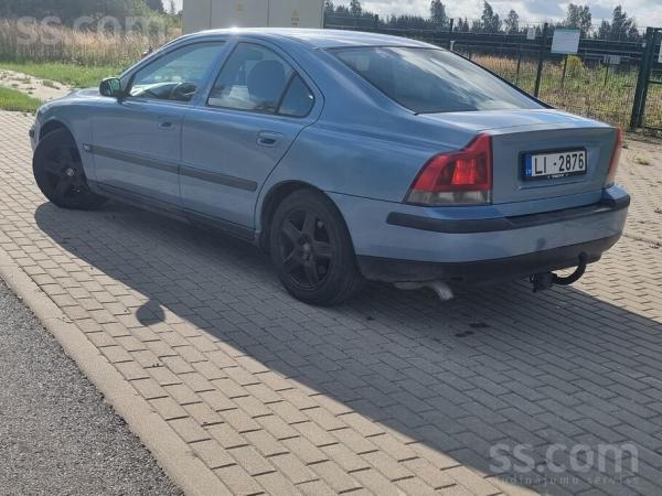 Volvo S60 2003 in Dobele, with an engine capacity of 2.40 L and mileage of 293 thousand km for 1400 €, photo 5 on AUTOMOTO.COM.LV