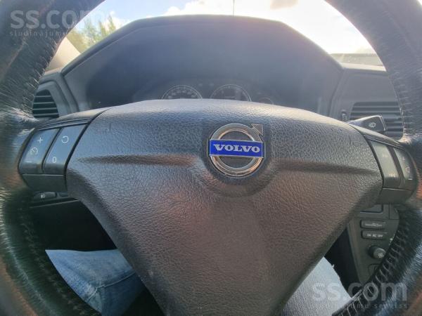 Volvo S60 2003 in Dobele, with an engine capacity of 2.40 L and mileage of 293 thousand km for 1400 €, photo 8 on AUTOMOTO.COM.LV