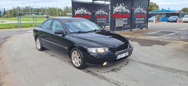 Volvo S60 2003 Kelmė, ar dzinēja tilpumu 2.40 L un nobraukumu 300 tūkst. km par 650 €, foto 2 vietnē AUTOMOTO.COM.LV