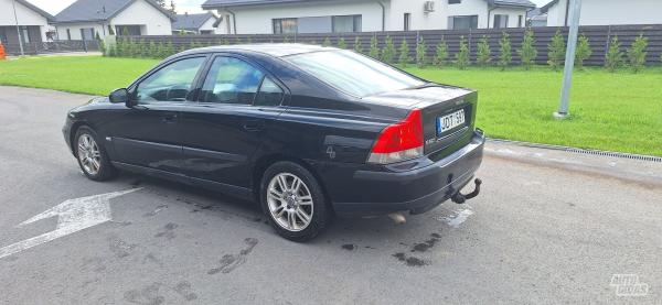 Volvo S60 2003 Kelmė, ar dzinēja tilpumu 2.40 L un nobraukumu 300 tūkst. km par 650 €, foto 4 vietnē AUTOMOTO.COM.LV