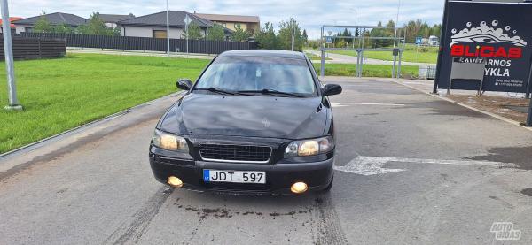 Volvo S60 2003 Kelmė, ar dzinēja tilpumu 2.40 L un nobraukumu 300 tūkst. km par 650 €, foto 6 vietnē AUTOMOTO.COM.LV