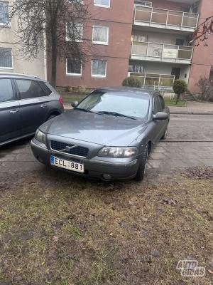 Volvo S60 2003 in Vilnius, with an engine capacity of 2.00 L and mileage of 410 thousand km for 650 €, photo 2 on AUTOMOTO.COM.LV
