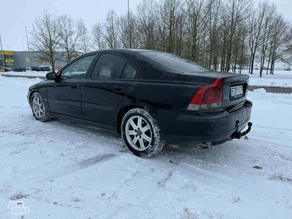 Volvo S60 2003 in Kaunas, with an engine capacity of 2.40 L and mileage of 340 thousand km for 1200 €, photo 5 on AUTOMOTO.COM.LV