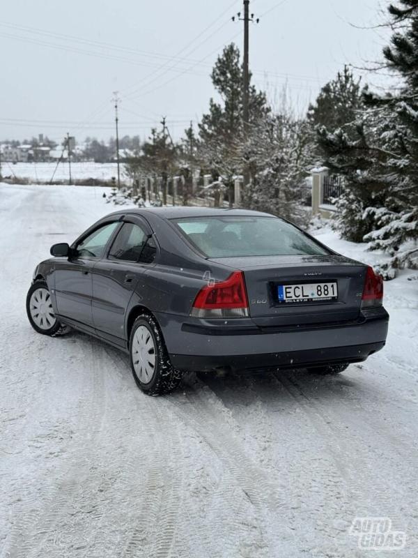 Volvo S60 2003 in Salcininkai, with an engine capacity of 2.40 L and mileage of 410 thousand km for 1250 €, photo 3 on AUTOMOTO.COM.LV