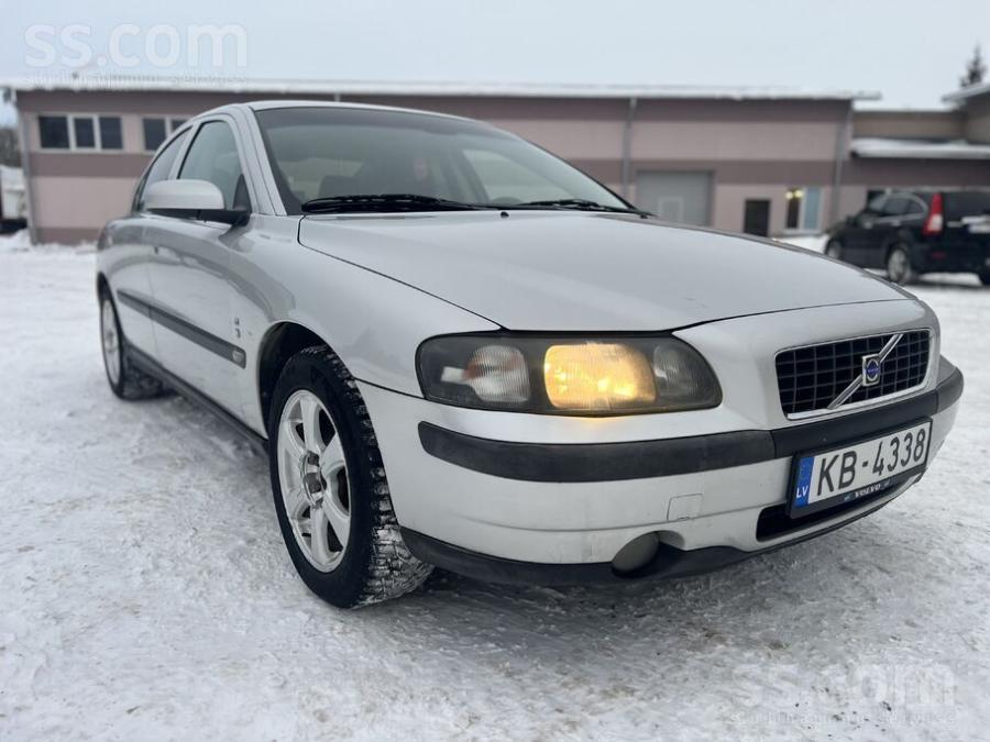 Volvo S60 2003 Rēzekne, ar dzinēja tilpumu 2.40 L un nobraukumu 390 tūkst. km par 2050 €, foto 3 vietnē AUTOMOTO.COM.LV