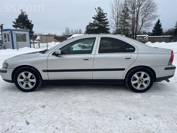 Volvo S60 2003 in Rezekne, with an engine capacity of 2.40 L and mileage of 390 thousand km for 2050 €, photo 4 on AUTOMOTO.COM.LV