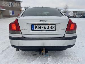 Volvo S60 2003 Rēzekne, ar dzinēja tilpumu 2.40 L un nobraukumu 390 tūkst. km par 2050 €, foto 7 vietnē AUTOMOTO.COM.LV