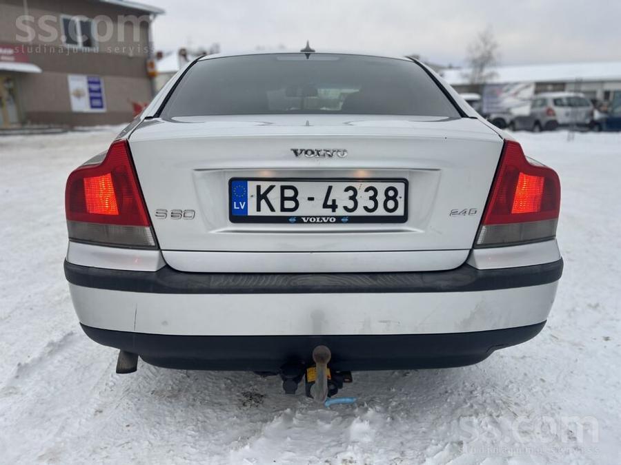 Volvo S60 2003 Rēzekne, ar dzinēja tilpumu 2.40 L un nobraukumu 390 tūkst. km par 2050 €, foto 7 vietnē AUTOMOTO.COM.LV