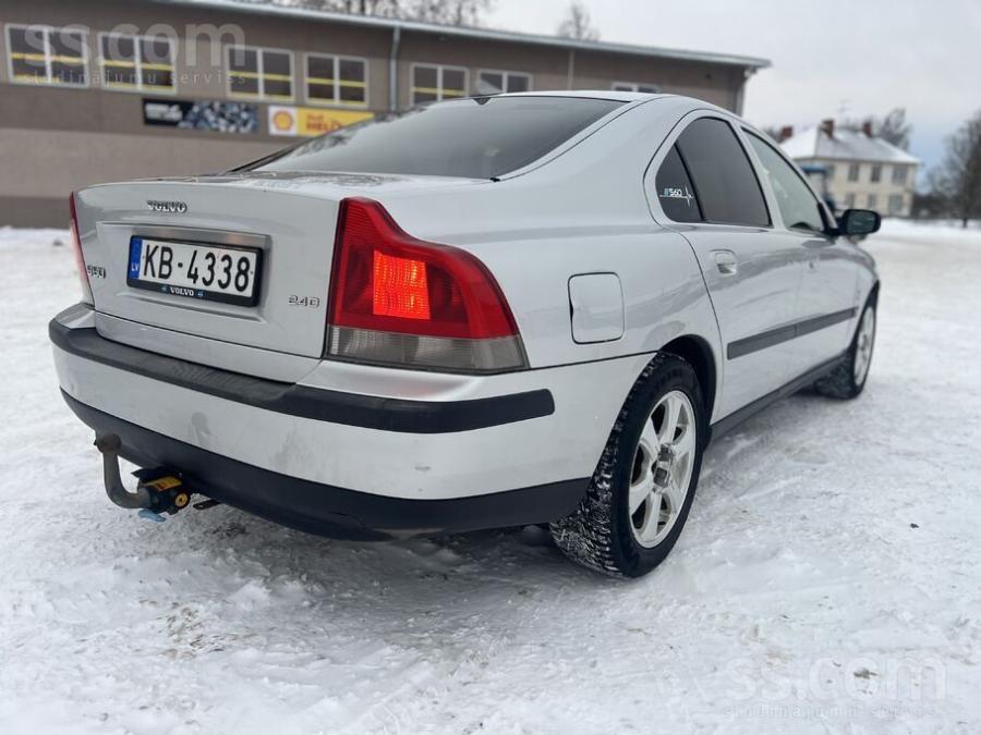 Volvo S60 2003 Rēzekne, ar dzinēja tilpumu 2.40 L un nobraukumu 390 tūkst. km par 2050 €, foto 8 vietnē AUTOMOTO.COM.LV