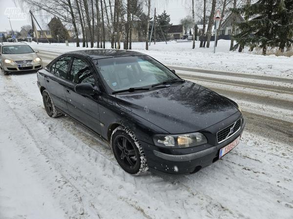 Volvo S60 2003 Prienai, ar dzinēja tilpumu 2.40 L un nobraukumu 333 tūkst. km par 500 €, foto 1 vietnē AUTOMOTO.COM.LV