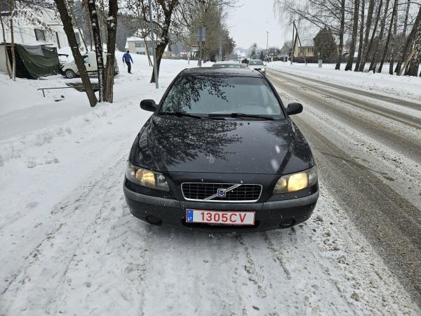 Volvo S60 2003 Prienai, ar dzinēja tilpumu 2.40 L un nobraukumu 333 tūkst. km par 500 €, foto 2 vietnē AUTOMOTO.COM.LV