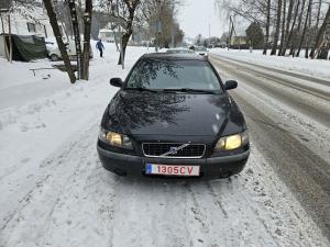 Volvo S60 2003 in Prienai, with an engine capacity of 2.40 L and mileage of 333 thousand km for 500 €, photo 2 on AUTOMOTO.COM.LV