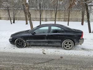 Volvo S60 2003 in Prienai, with an engine capacity of 2.40 L and mileage of 333 thousand km for 500 €, photo 4 on AUTOMOTO.COM.LV