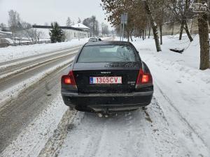 Volvo S60 2003 in Prienai, with an engine capacity of 2.40 L and mileage of 333 thousand km for 500 €, photo 6 on AUTOMOTO.COM.LV