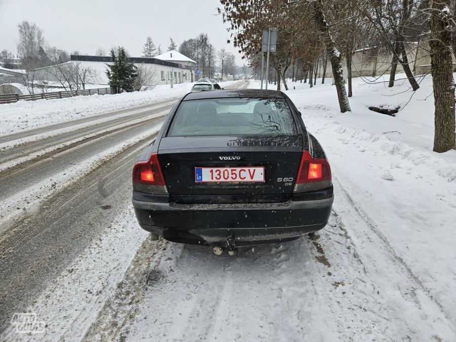 Volvo S60 2003 in Prienai, with an engine capacity of 2.40 L and mileage of 342 thousand km for 499 €, photo 5 on AUTOMOTO.COM.LV