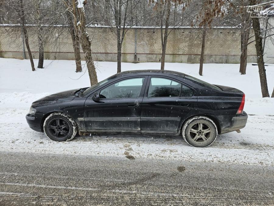 Volvo S60 2003 in Prienai, with an engine capacity of 2.40 L and mileage of 342 thousand km for 499 €, photo 8 on AUTOMOTO.COM.LV