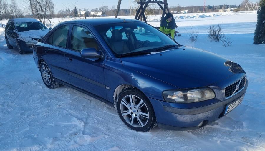 Volvo S60 2003 Raseiniai, ar dzinēja tilpumu 2.40 L un nobraukumu 451 tūkst. km par 750 €, foto 6 vietnē AUTOMOTO.COM.LV