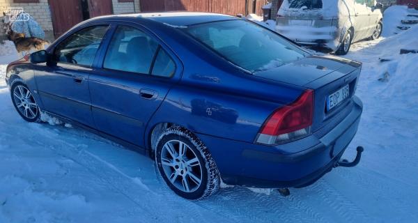 Volvo S60 2003 in Raseiniai, with an engine capacity of 2.40 L and mileage of 468 thousand km for 860 €, photo 3 on AUTOMOTO.COM.LV