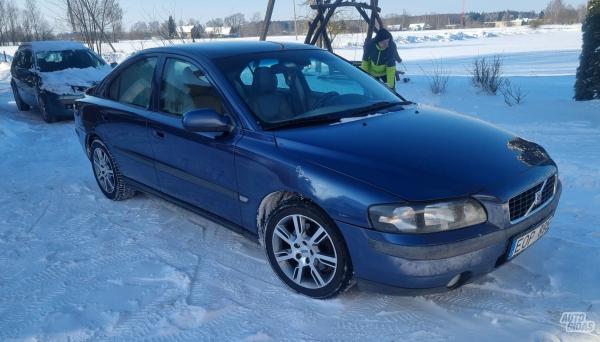 Volvo S60 2003 in Raseiniai, with an engine capacity of 2.40 L and mileage of 468 thousand km for 860 €, photo 6 on AUTOMOTO.COM.LV