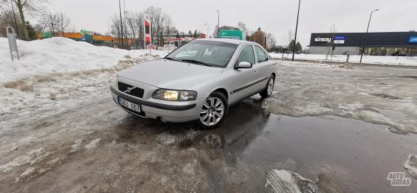 Volvo S60 2003 Alīta, ar dzinēja tilpumu 2.40 L un nobraukumu 363 tūkst. km par 850 €, foto 1 vietnē AUTOMOTO.COM.LV