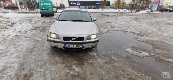 Volvo S60 2003 Alīta, ar dzinēja tilpumu 2.40 L un nobraukumu 363 tūkst. km par 850 €, foto 2 vietnē AUTOMOTO.COM.LV