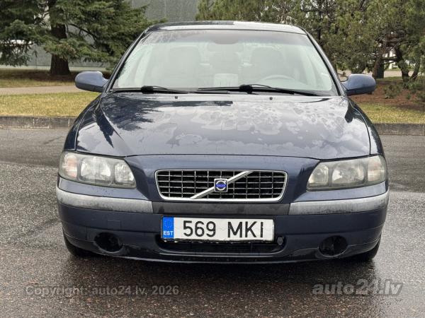 Volvo S60 2003 in Tallinn, with an engine capacity of 2.40 L and mileage of 305 thousand km for 1000 €, photo 2 on AUTOMOTO.COM.LV