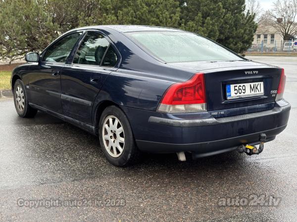 Volvo S60 2003 in Tallinn, with an engine capacity of 2.40 L and mileage of 305 thousand km for 1000 €, photo 4 on AUTOMOTO.COM.LV