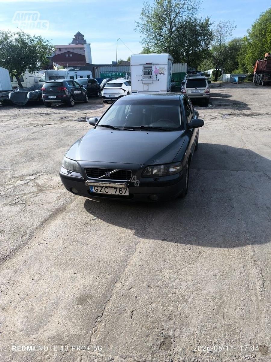 Вольво С60 2003 в Алитус, объемом двигателя 2.40 л и пробегом 350 тыс. км за 700 €, фото 4 на AUTOMOTO.COM.LV
