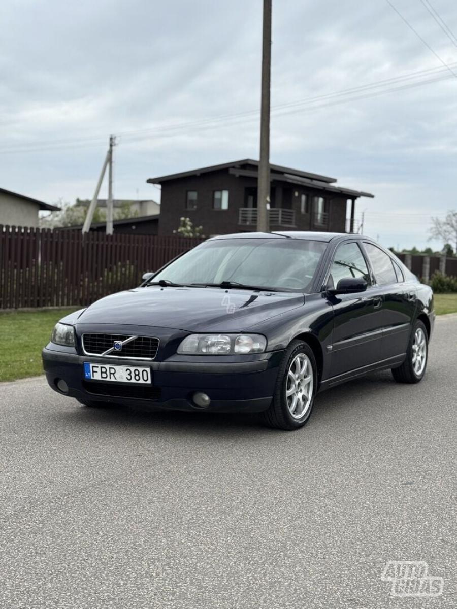 Volvo S60 2003 in Salcininkai, with an engine capacity of 2.40 L and mileage of 325 thousand km for 1350 €, photo 3 on AUTOMOTO.COM.LV