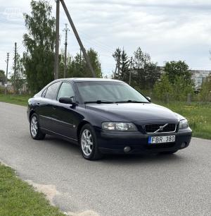 Volvo S60 2003 in Salcininkai, with an engine capacity of 2.40 L and mileage of 325 thousand km for 1350 €, photo 4 on AUTOMOTO.COM.LV