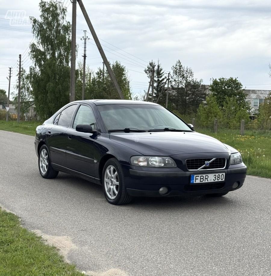 Volvo S60 2003 in Salcininkai, with an engine capacity of 2.40 L and mileage of 325 thousand km for 1350 €, photo 4 on AUTOMOTO.COM.LV