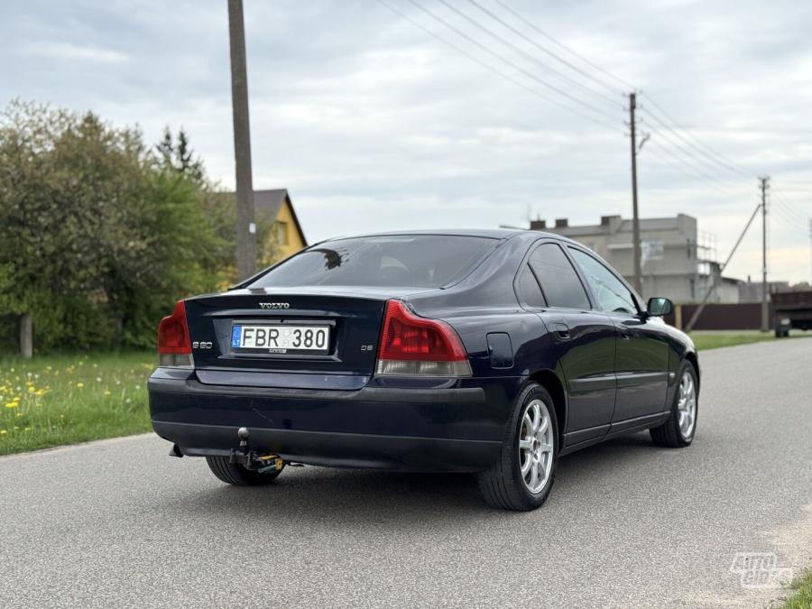 Volvo S60 2003 in Salcininkai, with an engine capacity of 2.40 L and mileage of 325 thousand km for 1350 €, photo 6 on AUTOMOTO.COM.LV