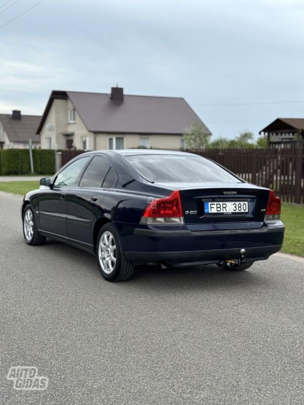 Volvo S60 2003 in Salcininkai, with an engine capacity of 2.40 L and mileage of 325 thousand km for 1350 €, photo 6 on AUTOMOTO.COM.LV