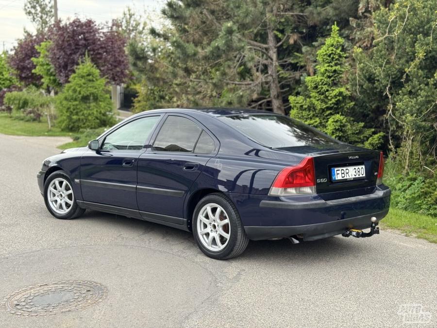 Volvo S60 2003 in Salcininkai, with an engine capacity of 2.40 L and mileage of 325 thousand km for 1350 €, photo 8 on AUTOMOTO.COM.LV