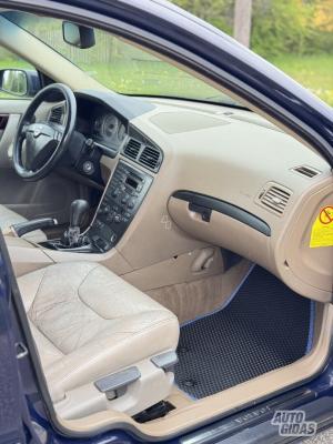 Volvo S60 2003 in Salcininkai, with an engine capacity of 2.40 L and mileage of 325 thousand km for 1350 €, photo 10 on AUTOMOTO.COM.LV