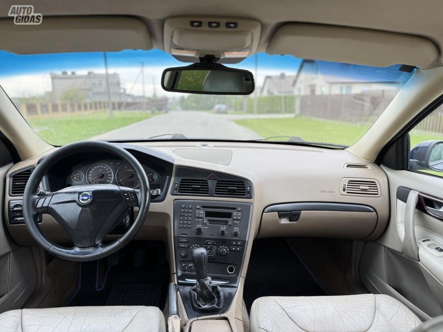 Volvo S60 2003 in Salcininkai, with an engine capacity of 2.40 L and mileage of 325 thousand km for 1350 €, photo 13 on AUTOMOTO.COM.LV