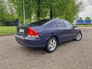 Volvo S60 2003 in Vilnius, with an engine capacity of 2.40 L and mileage of 408 thousand km for 1399 €, photo 17 on AUTOMOTO.COM.LV